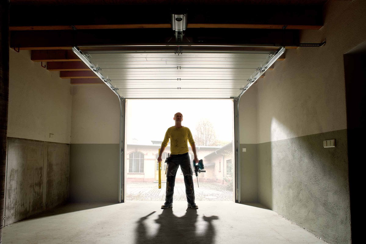 Montarea ușilor de garaj | HORNBACH