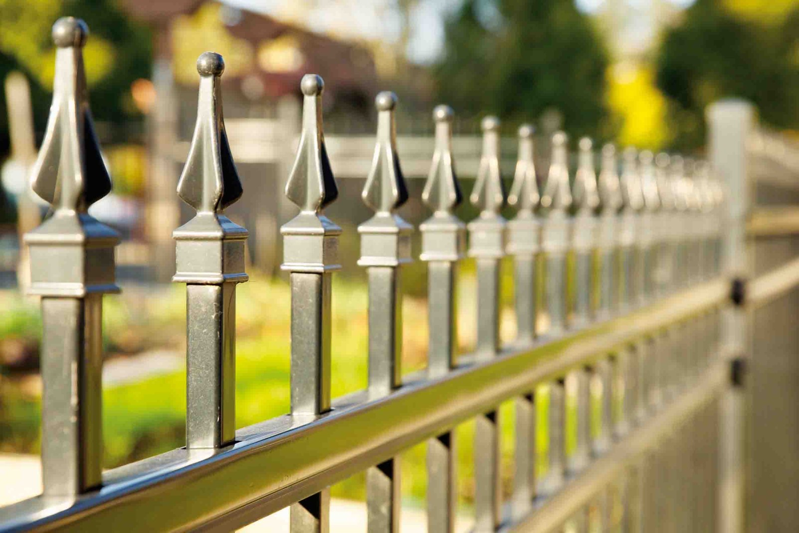 Garduri metalice pret mic la HORNBACH