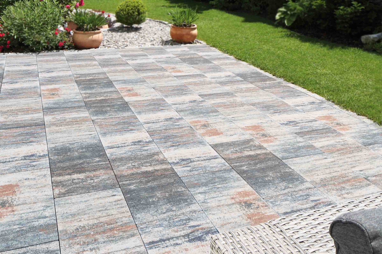 Dale Beton: pentru Curte, Gradina, Terasa, Alei ᐈ HORNBACH